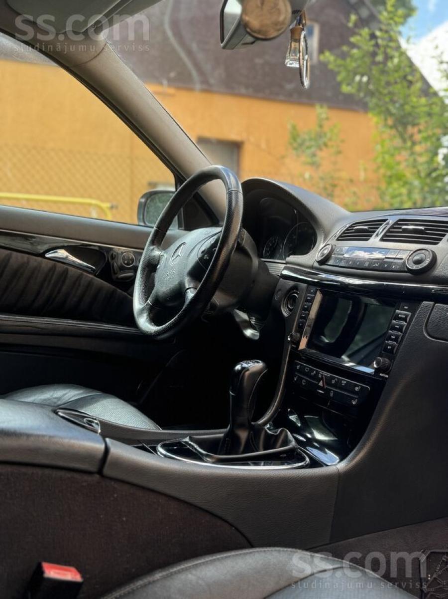 Pelēks Mercedes-Benz E 270 2004 Daugavpils, ar dzinēja tilpumu 2.70 L un nobraukumu 466 tūkst. km par 3500 €, foto 5 vietnē AUTOMOTO.COM.LV