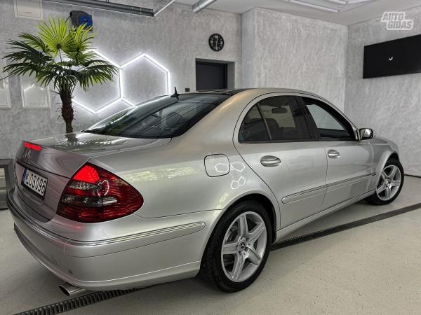 Pelēks Mercedes-Benz E 270 2004 Kauņa, ar dzinēja tilpumu 2.70 L un nobraukumu 370 tūkst. km par 3650 €, foto 2 vietnē AUTOMOTO.COM.LV