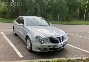 Pelēks Mercedes-Benz E 270 2004 Daugavpils, ar dzinēja tilpumu 2.70 L un nobraukumu 0 tūkst. km par 4600 €, foto  vietnē AUTOMOTO.COM.LV