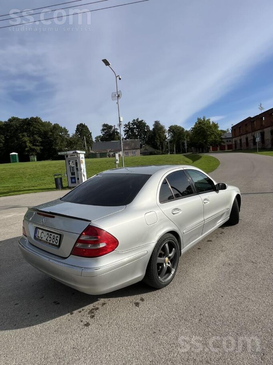 Pelēks Mercedes-Benz E 270 2004 Balvi, ar dzinēja tilpumu 2.70 L un nobraukumu 340 tūkst. km par 1950 €, foto 5 vietnē AUTOMOTO.COM.LV