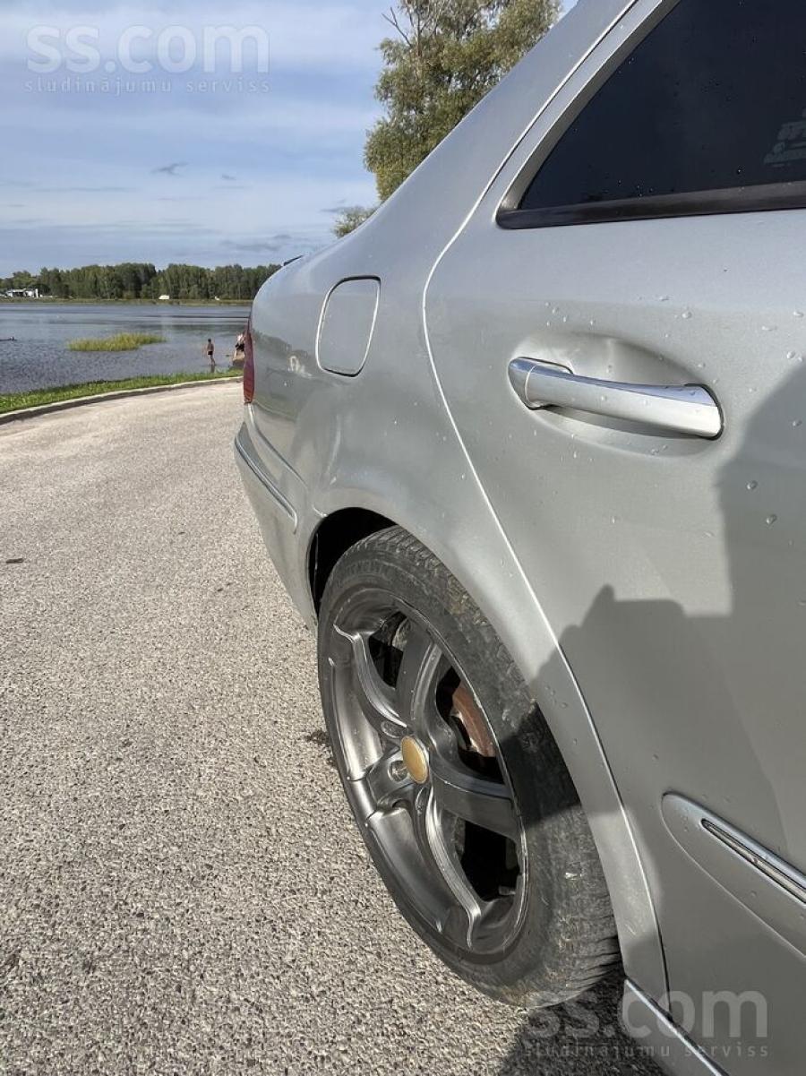 Pelēks Mercedes-Benz E 270 2004 Balvi, ar dzinēja tilpumu 2.70 L un nobraukumu 340 tūkst. km par 1950 €, foto 13 vietnē AUTOMOTO.COM.LV