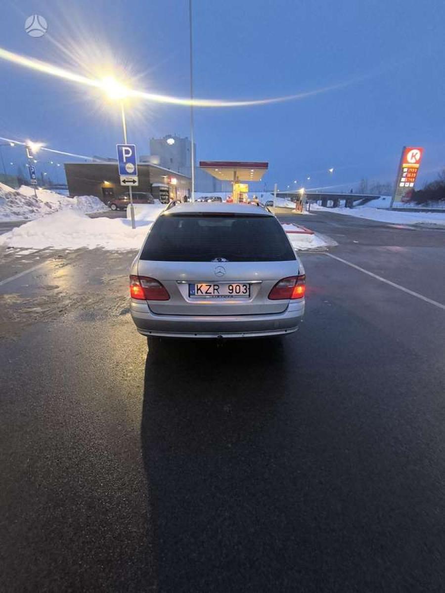 Pelēks Mercedes-Benz E 270 2003 Tauragė, ar dzinēja tilpumu 2.70 L un nobraukumu 3333 tūkst. km par 180 €, foto 4 vietnē AUTOMOTO.COM.LV