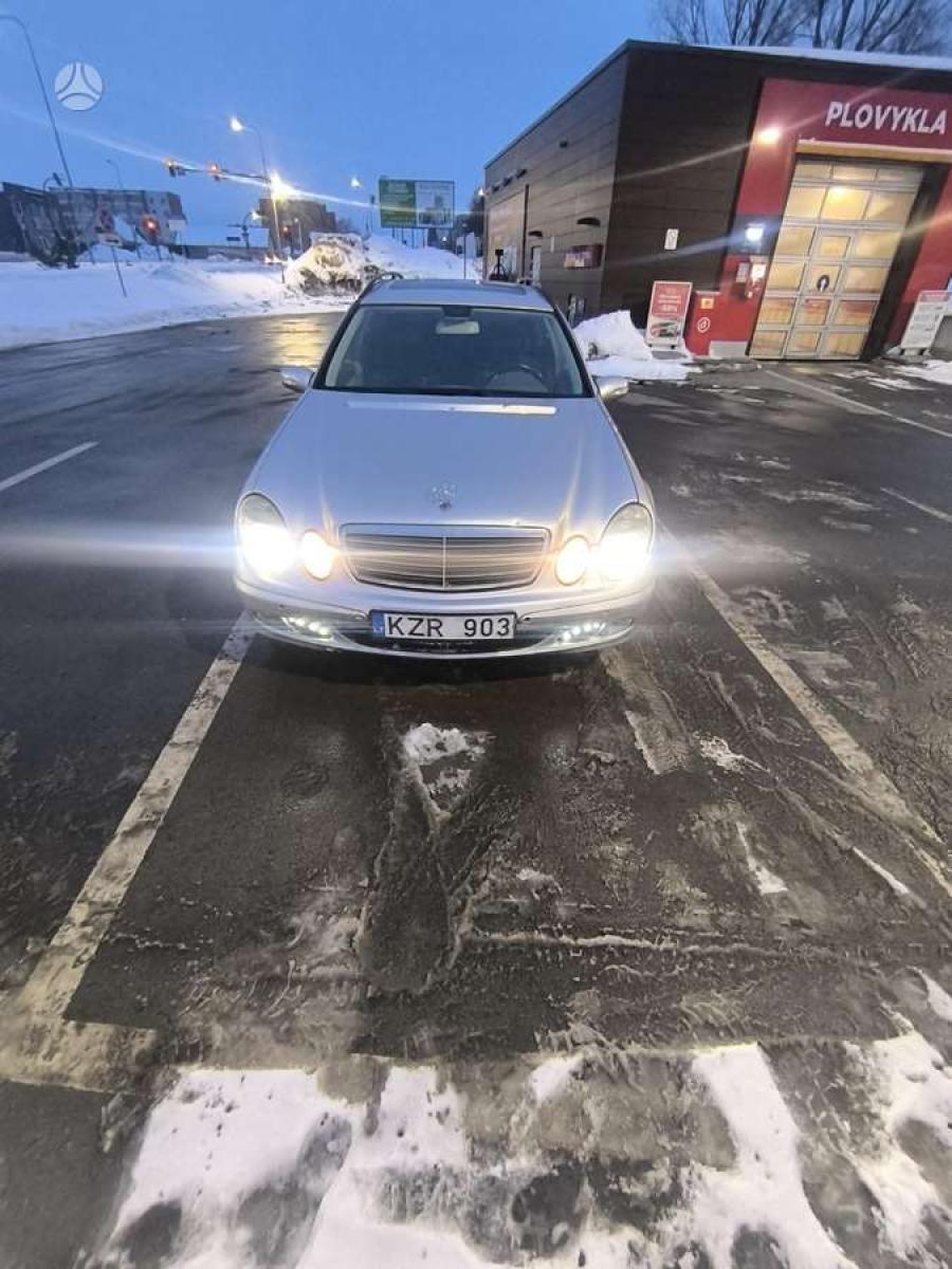 Grey Mercedes-Benz E 270 2003 in Taurage, with an engine capacity of 2.70 L and mileage of 334 thousand km for 1800 €, photo 2 on AUTOMOTO.COM.LV