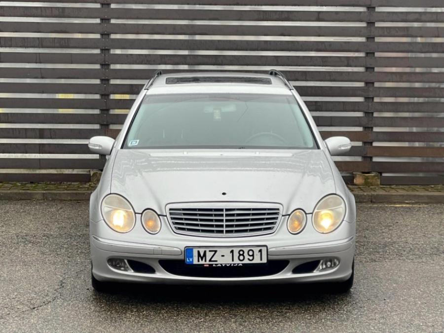 Grey Mercedes-Benz E 270 2003 in Riga, with an engine capacity of 2.70 L and mileage of 0 thousand km for 3200 €, photo 3 on AUTOMOTO.COM.LV