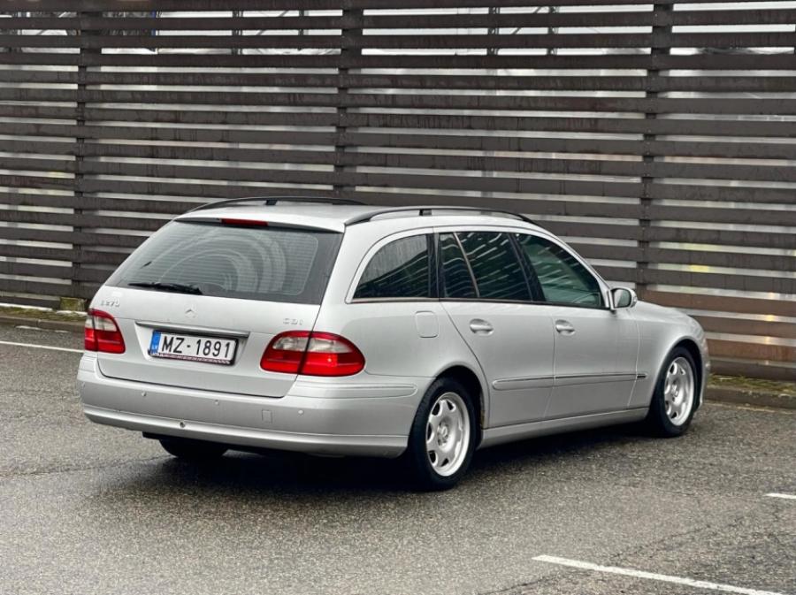 Grey Mercedes-Benz E 270 2003 in Riga, with an engine capacity of 2.70 L and mileage of 0 thousand km for 3200 €, photo 6 on AUTOMOTO.COM.LV