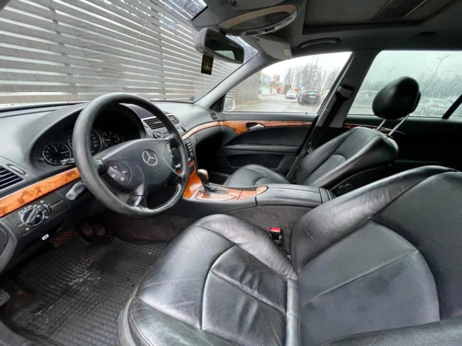 Grey Mercedes-Benz E 270 2003 in Riga, with an engine capacity of 2.70 L and mileage of 0 thousand km for 3200 €, photo 8 on AUTOMOTO.COM.LV