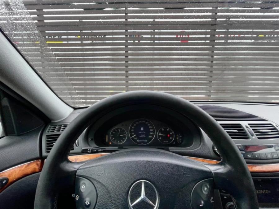 Grey Mercedes-Benz E 270 2003 in Riga, with an engine capacity of 2.70 L and mileage of 0 thousand km for 3200 €, photo 12 on AUTOMOTO.COM.LV