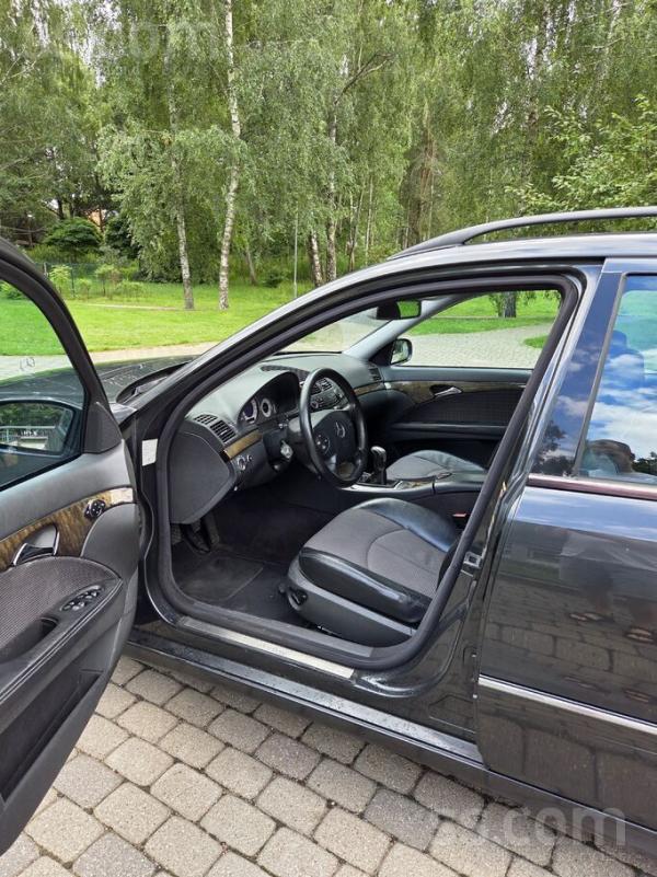 Pelēks Mercedes-Benz E 270 2003 Rīga, ar dzinēja tilpumu 2.70 L un nobraukumu 400 tūkst. km par 2500 €, foto 7 vietnē AUTOMOTO.COM.LV