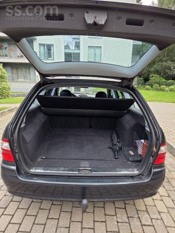 Pelēks Mercedes-Benz E 270 2003 Rīga, ar dzinēja tilpumu 2.70 L un nobraukumu 400 tūkst. km par 2500 €, foto 9 vietnē AUTOMOTO.COM.LV