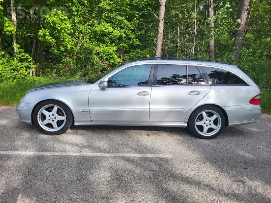 Grey Mercedes-Benz E 270 2004 in Ventspils, with an engine capacity of 2.70 L and mileage of 325 thousand km for 2700 €, photo 1 on AUTOMOTO.COM.LV