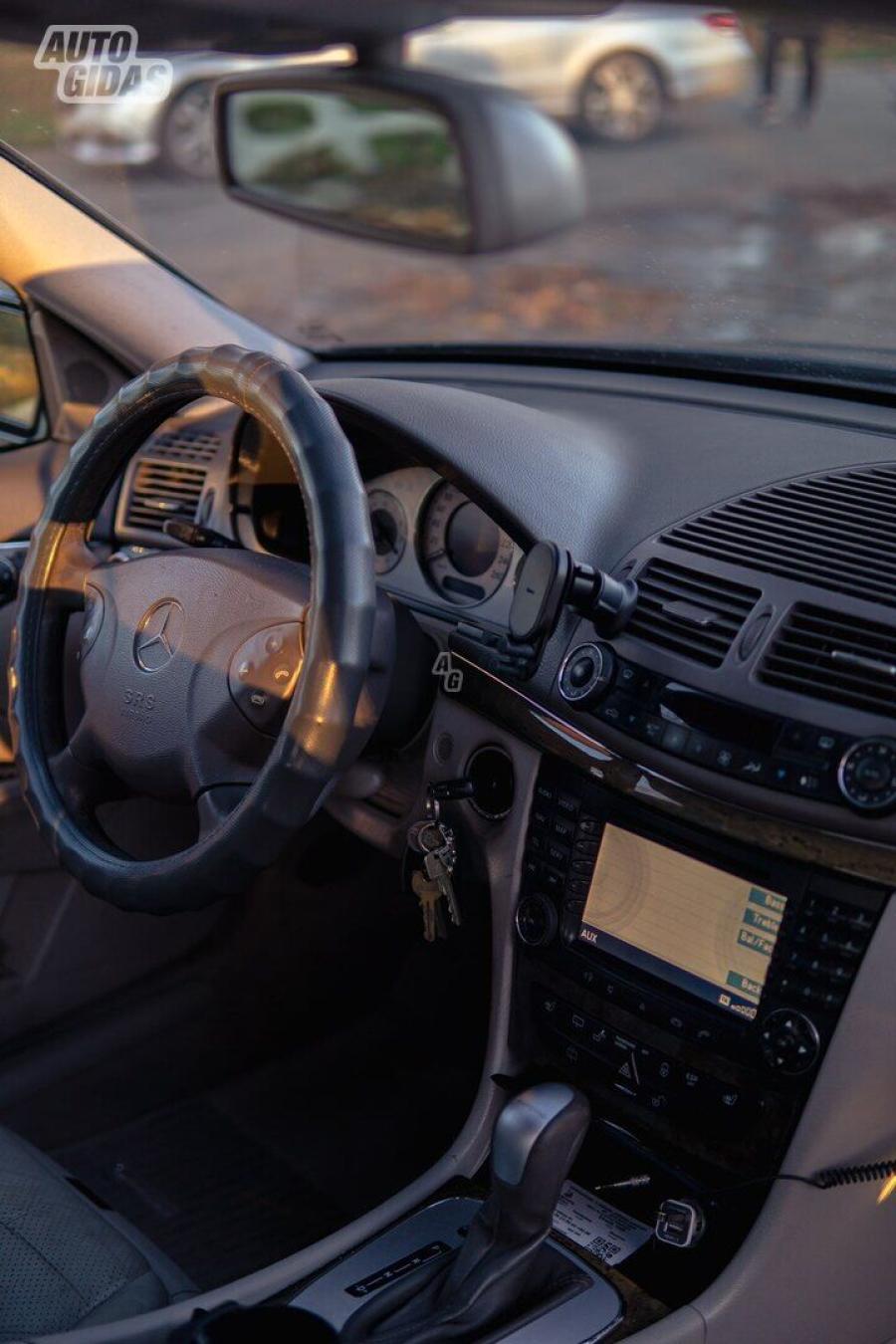 Pelēks Mercedes-Benz E 270 2004 Klaipėda, ar dzinēja tilpumu 2.70 L un nobraukumu 425 tūkst. km par 2400 €, foto 18 vietnē AUTOMOTO.COM.LV