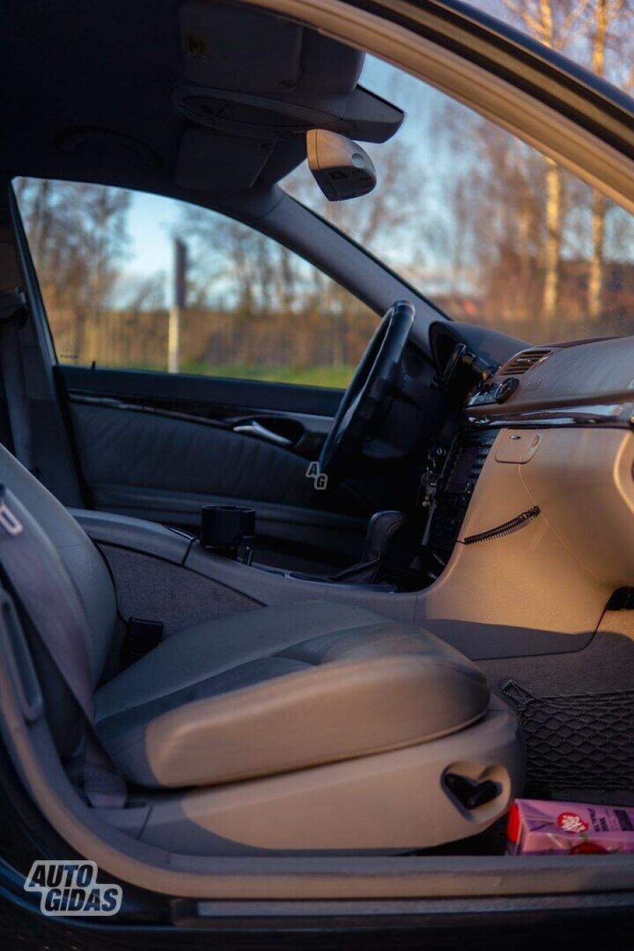 Pelēks Mercedes-Benz E 270 2004 Klaipėda, ar dzinēja tilpumu 2.70 L un nobraukumu 425 tūkst. km par 2400 €, foto 21 vietnē AUTOMOTO.COM.LV