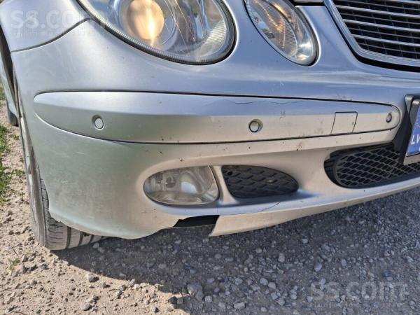 Grey Mercedes-Benz E 270 2004 in Riga, with an engine capacity of 2.70 L and mileage of 320 thousand km for 1550 €, photo 6 on AUTOMOTO.COM.LV