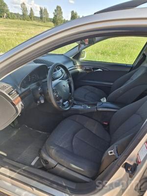 Pelēks Mercedes-Benz E 270 2004 Rīga, ar dzinēja tilpumu 2.70 L un nobraukumu 320 tūkst. km par 1550 €, foto 8 vietnē AUTOMOTO.COM.LV