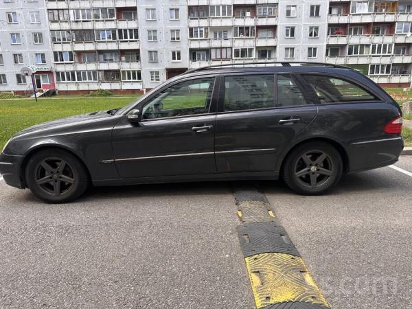 Серый Мерседес Е 270 2005 в Рига, объемом двигателя 2.70 л и пробегом 348 тыс. км за 3200 €, фото 2 на AUTOMOTO.COM.LV