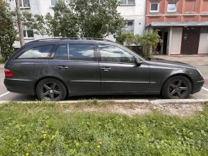Pelēks Mercedes-Benz E 270 2005 Rīga, ar dzinēja tilpumu 2.70 L un nobraukumu 348 tūkst. km par 3200 €, foto 4 vietnē AUTOMOTO.COM.LV