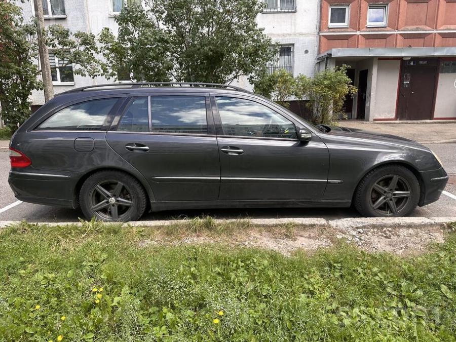 Pelēks Mercedes-Benz E 270 2005 Rīga, ar dzinēja tilpumu 2.70 L un nobraukumu 348 tūkst. km par 3200 €, foto 4 vietnē AUTOMOTO.COM.LV