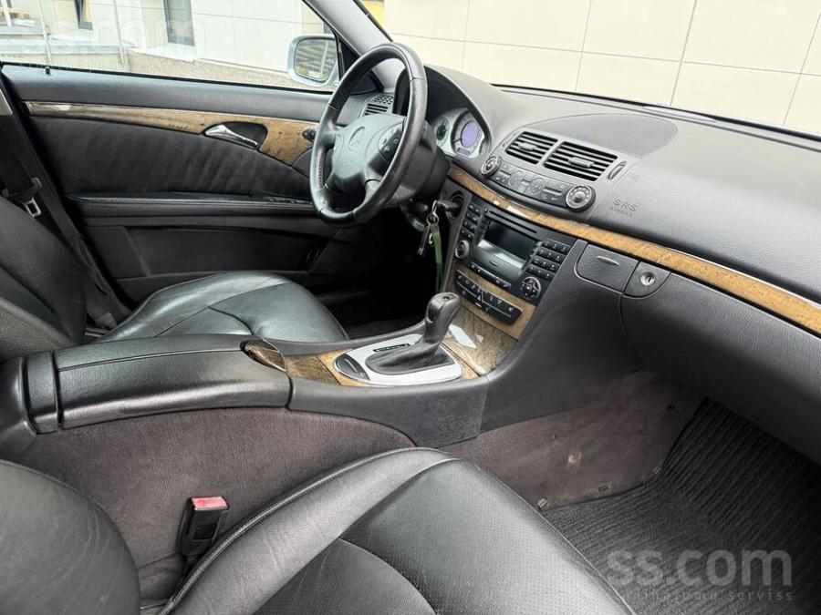 Серый Мерседес Е 270 2005 в Рига, объемом двигателя 2.70 л и пробегом 436 тыс. км за 2990 €, фото 10 на AUTOMOTO.COM.LV
