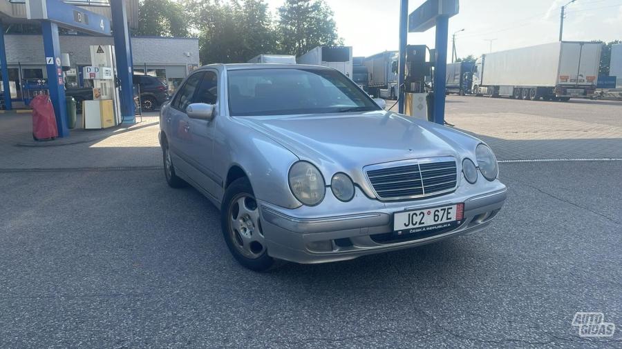 Mercedes-Benz E 270 2001 Marijampole, ar dzinēja tilpumu 2.70 L un nobraukumu 300 tūkst. km par 1700 €, foto 4 vietnē AUTOMOTO.COM.LV