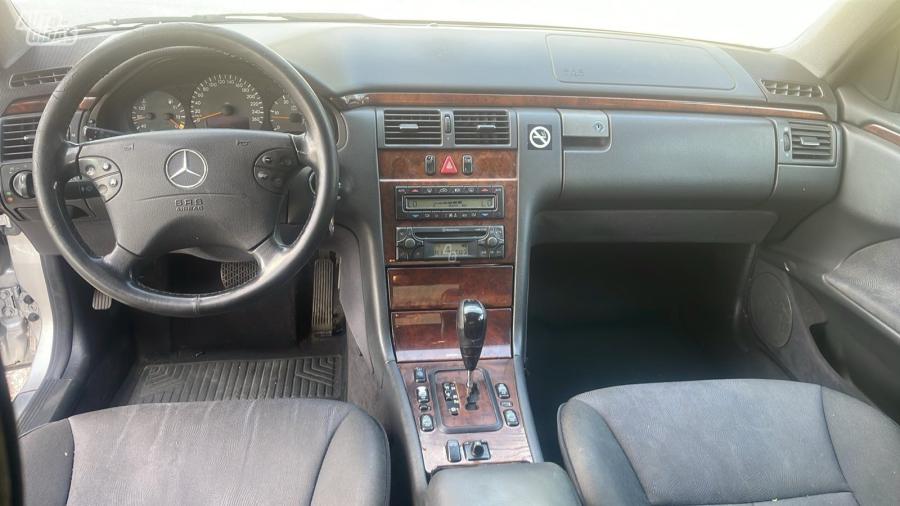 Mercedes-Benz E 270 2001 Marijampole, ar dzinēja tilpumu 2.70 L un nobraukumu 300 tūkst. km par 1700 €, foto 10 vietnē AUTOMOTO.COM.LV