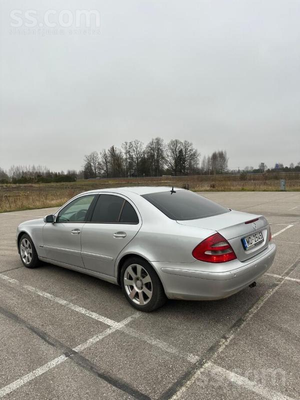 Mercedes-Benz E 270 2002 in Riga, with an engine capacity of 2.70 L and mileage of 380 thousand km for 2440 €, photo 4 on AUTOMOTO.COM.LV