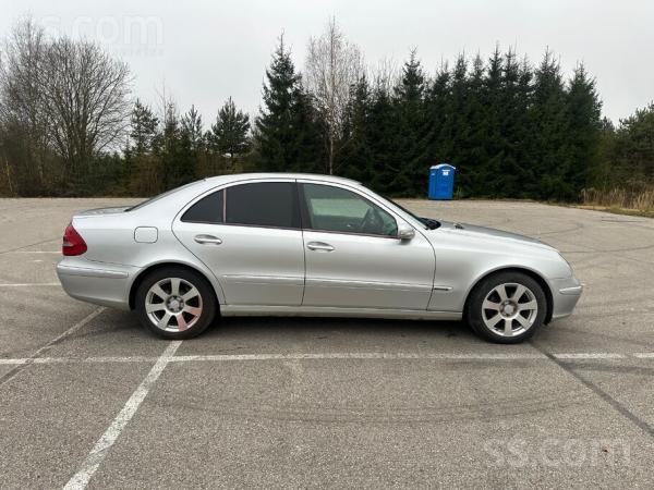 Mercedes-Benz E 270 2002 in Riga, with an engine capacity of 2.70 L and mileage of 380 thousand km for 2440 €, photo 5 on AUTOMOTO.COM.LV