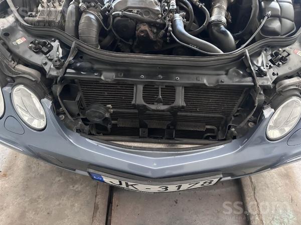 Mercedes-Benz E 270 2002 Daugavpils, ar dzinēja tilpumu 2.70 L un nobraukumu 543 tūkst. km par 2200 €, foto 9 vietnē AUTOMOTO.COM.LV