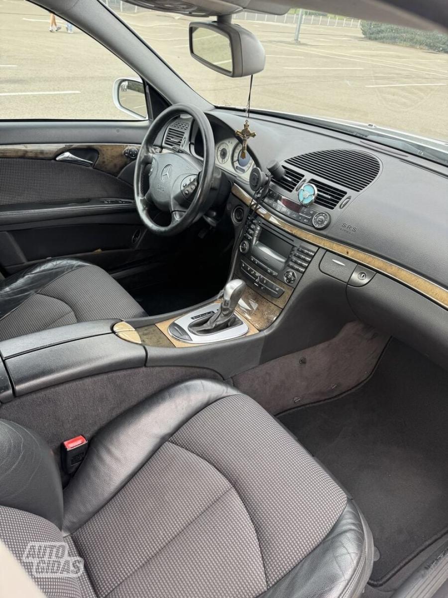 Mercedes-Benz E 270 2003 in Siauliai, with an engine capacity of 2.70 L and mileage of 316 thousand km for 2450 €, photo 8 on AUTOMOTO.COM.LV
