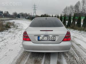 Mercedes-Benz E 270 2004 in Riga, with an engine capacity of 2.70 L and mileage of 282 thousand km for 3100 €, photo 4 on AUTOMOTO.COM.LV