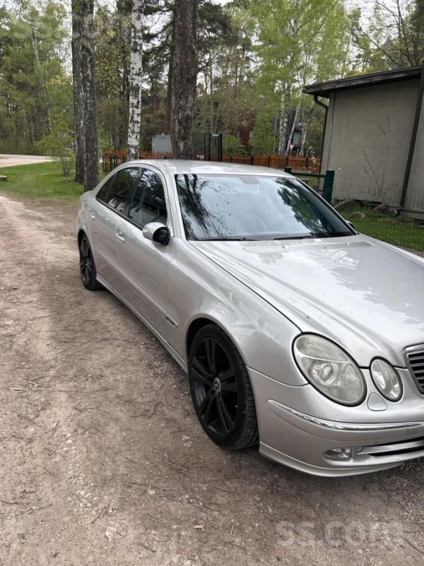 Mercedes-Benz E 270 2004 in Jelgava, with an engine capacity of 2.70 L and mileage of 387 thousand km for 2800 €, photo 2 on AUTOMOTO.COM.LV