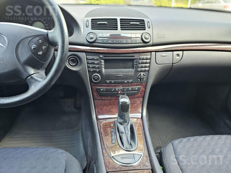 Mercedes-Benz E 270 2005 in Riga, with an engine capacity of 2.70 L and mileage of 318 thousand km for 2000 €, photo 11 on AUTOMOTO.COM.LV