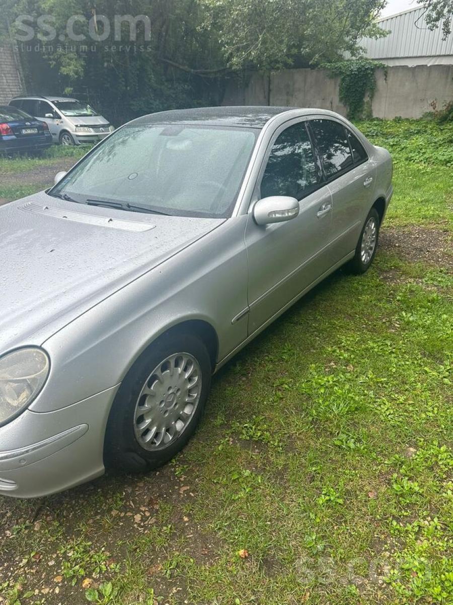 Mercedes-Benz E 270 2005 in Riga, with an engine capacity of 2.70 L and mileage of 465 thousand km for 2600 €, photo 2 on AUTOMOTO.COM.LV