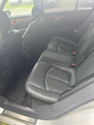 Mercedes-Benz E 270 2005 in Riga, with an engine capacity of 2.70 L and mileage of 465 thousand km for 2600 €, photo 9 on AUTOMOTO.COM.LV