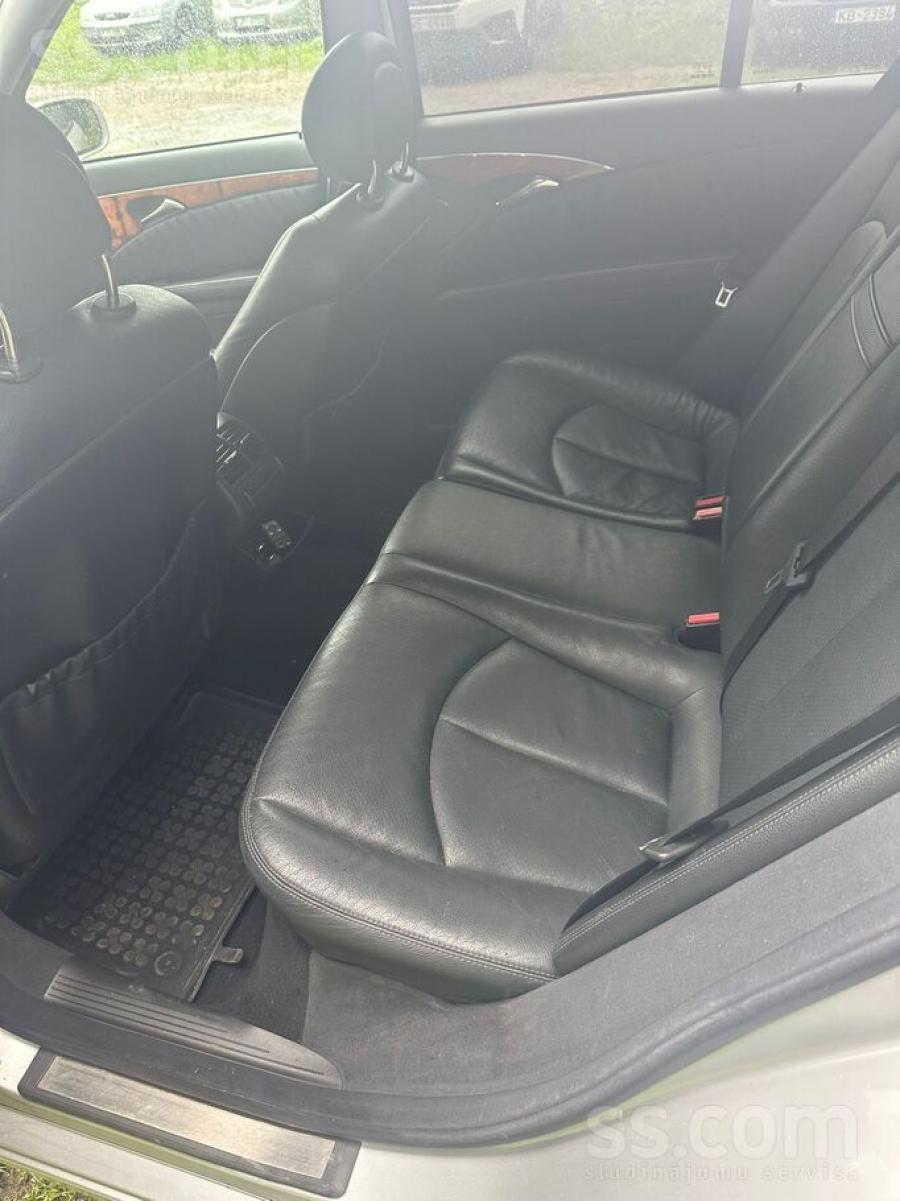 Mercedes-Benz E 270 2005 in Riga, with an engine capacity of 2.70 L and mileage of 465 thousand km for 2600 €, photo 9 on AUTOMOTO.COM.LV