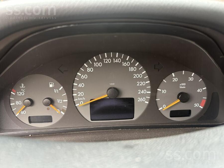 Mercedes-Benz E 270 2000 Saldus, ar dzinēja tilpumu 2.70 L un nobraukumu 300 tūkst. km par 4000 €, foto 7 vietnē AUTOMOTO.COM.LV
