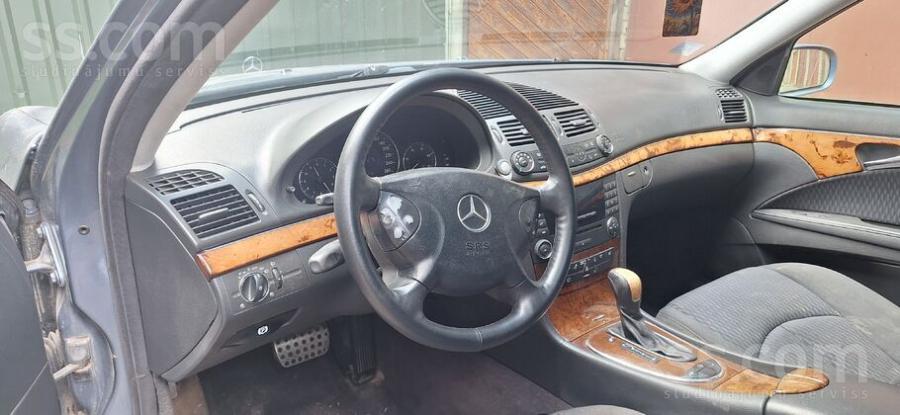 Mercedes-Benz E 270 2003 in Riga, with an engine capacity of 2.70 L and mileage of 402 thousand km for 950 €, photo 3 on AUTOMOTO.COM.LV