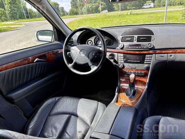 Mercedes-Benz E 270 2003 in Riga, with an engine capacity of 2.70 L and mileage of 432 thousand km for 2000 €, photo 5 on AUTOMOTO.COM.LV