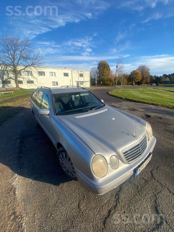 Mercedes-Benz E 270 2003 in Liepaja, with an engine capacity of 2.70 L and mileage of 380 thousand km for 1429 €, photo 3 on AUTOMOTO.COM.LV