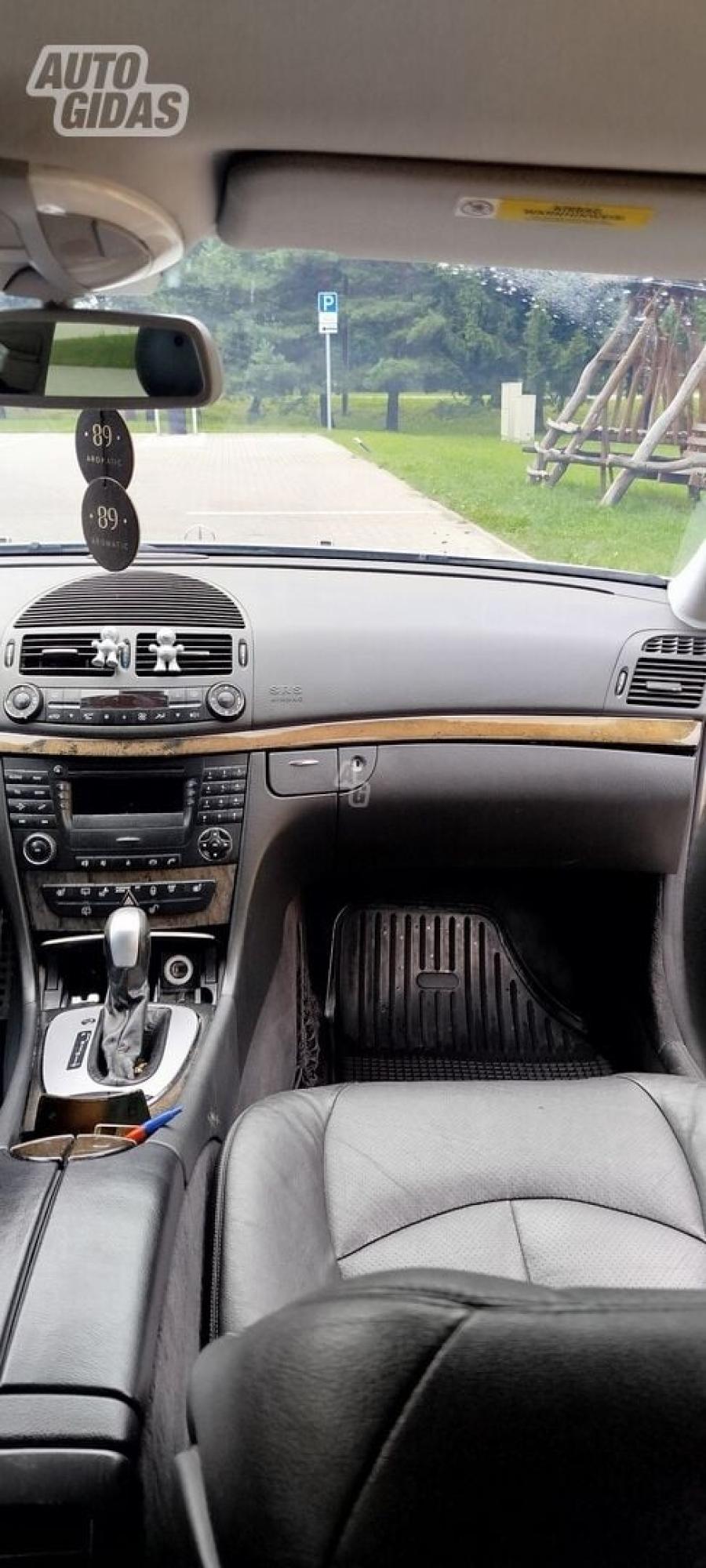 Mercedes-Benz E 270 2003 Jurbarkas, ar dzinēja tilpumu 2.70 L un nobraukumu 296 tūkst. km par 1800 €, foto 18 vietnē AUTOMOTO.COM.LV
