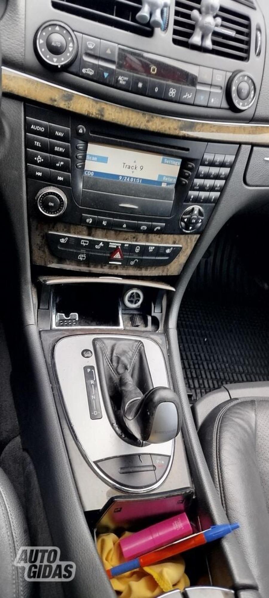 Mercedes-Benz E 270 2003 Jurbarkas, ar dzinēja tilpumu 2.70 L un nobraukumu 296 tūkst. km par 1800 €, foto 25 vietnē AUTOMOTO.COM.LV