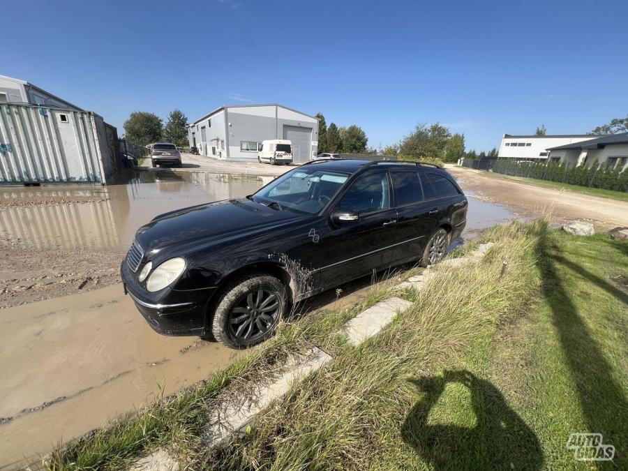 Mercedes-Benz E 270 2003 Kauņa, ar dzinēja tilpumu 2.70 L un nobraukumu 300 tūkst. km par 550 €, foto 5 vietnē AUTOMOTO.COM.LV