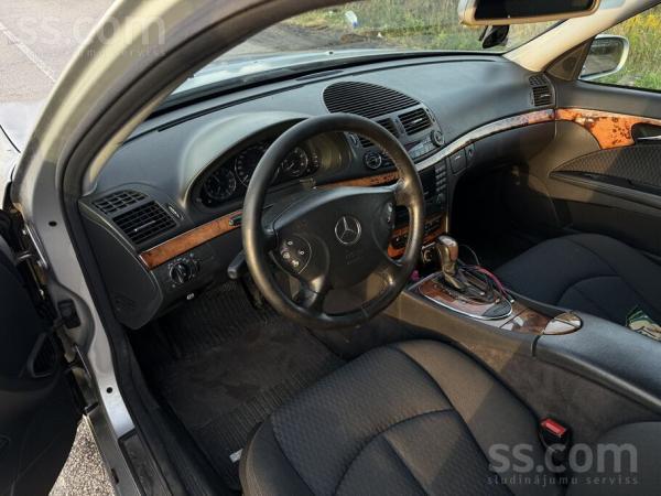 Mercedes-Benz E 270 2004 in Bauska, with an engine capacity of 2.70 L and mileage of 346 thousand km for 2600 €, photo 7 on AUTOMOTO.COM.LV
