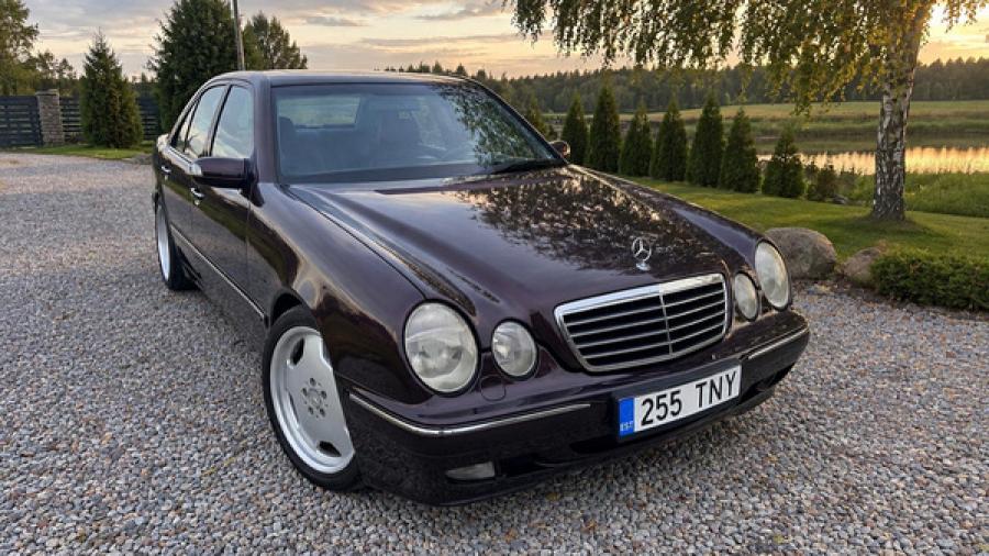 Violets Mercedes-Benz E 270 2001 Tallina, ar dzinēja tilpumu 0.00 L un nobraukumu 375 tūkst. km par 8900 €, foto 1 vietnē AUTOMOTO.COM.LV