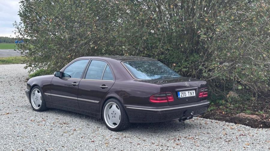 Violets Mercedes-Benz E 270 2001 Tallina, ar dzinēja tilpumu 0.00 L un nobraukumu 375 tūkst. km par 8900 €, foto 20 vietnē AUTOMOTO.COM.LV