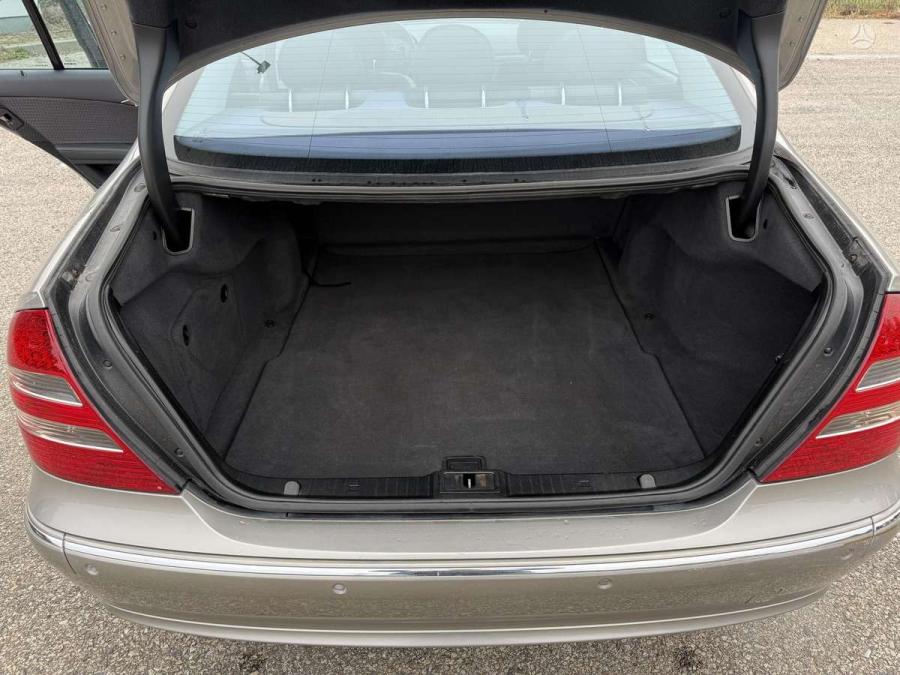 Dzeltens Mercedes-Benz E 270 2003 Marijampole, ar dzinēja tilpumu 2.70 L un nobraukumu 367 tūkst. km par 2700 €, foto 12 vietnē AUTOMOTO.COM.LV