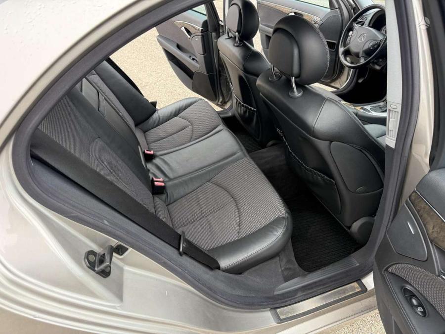 Dzeltens Mercedes-Benz E 270 2003 Marijampole, ar dzinēja tilpumu 2.70 L un nobraukumu 367 tūkst. km par 2700 €, foto 13 vietnē AUTOMOTO.COM.LV