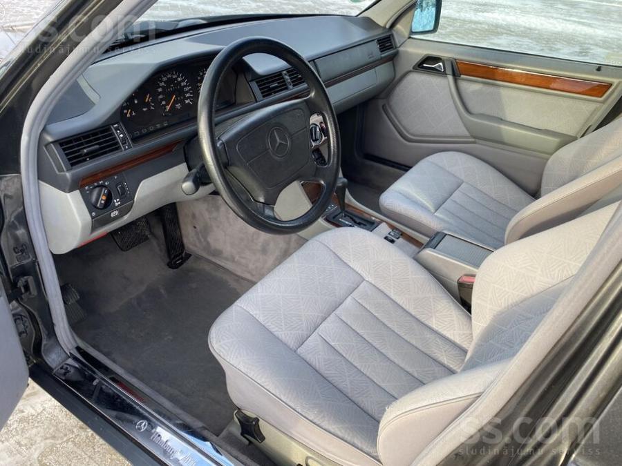 Melns Mercedes-Benz E 280 1995 Jelgava, ar dzinēja tilpumu 2.80 L un nobraukumu 249 tūkst. km par 9100 €, foto 10 vietnē AUTOMOTO.COM.LV