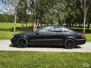 Black Mercedes-Benz E 280 2004 in Telschi, with an engine capacity of 3.20 L and mileage of 350 thousand km for 2650 €, photo 5 on AUTOMOTO.COM.LV