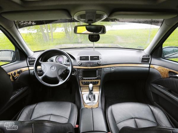 Black Mercedes-Benz E 280 2004 in Telschi, with an engine capacity of 3.20 L and mileage of 350 thousand km for 2650 €, photo 5 on AUTOMOTO.COM.LV