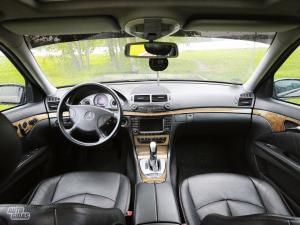 Black Mercedes-Benz E 280 2004 in Telschi, with an engine capacity of 3.20 L and mileage of 350 thousand km for 2650 €, photo 6 on AUTOMOTO.COM.LV